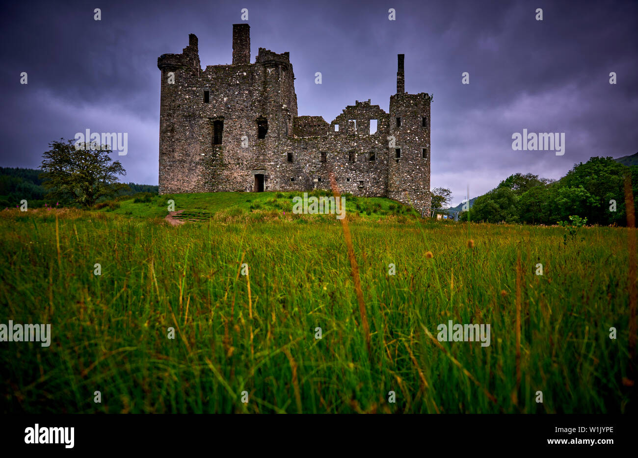 Kilchurn Castle (KC Stock Photo - Alamy