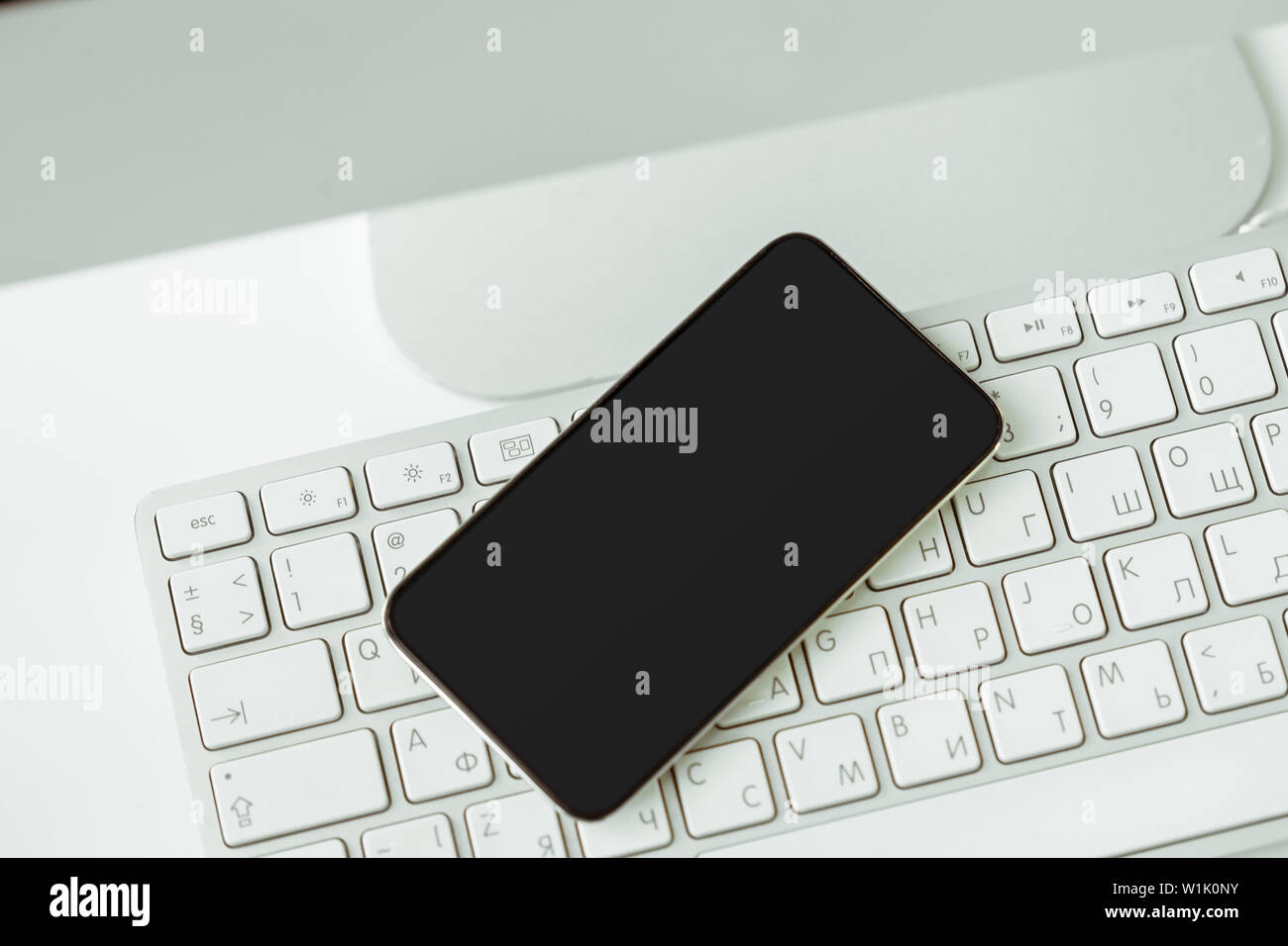 Blank screen Smartphone Stock Photo - Alamy