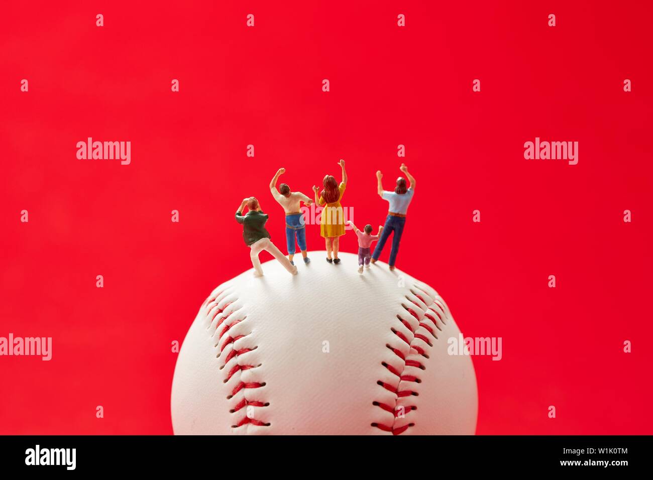 Young fans cheer baseball hi-res stock photography and images - Alamy