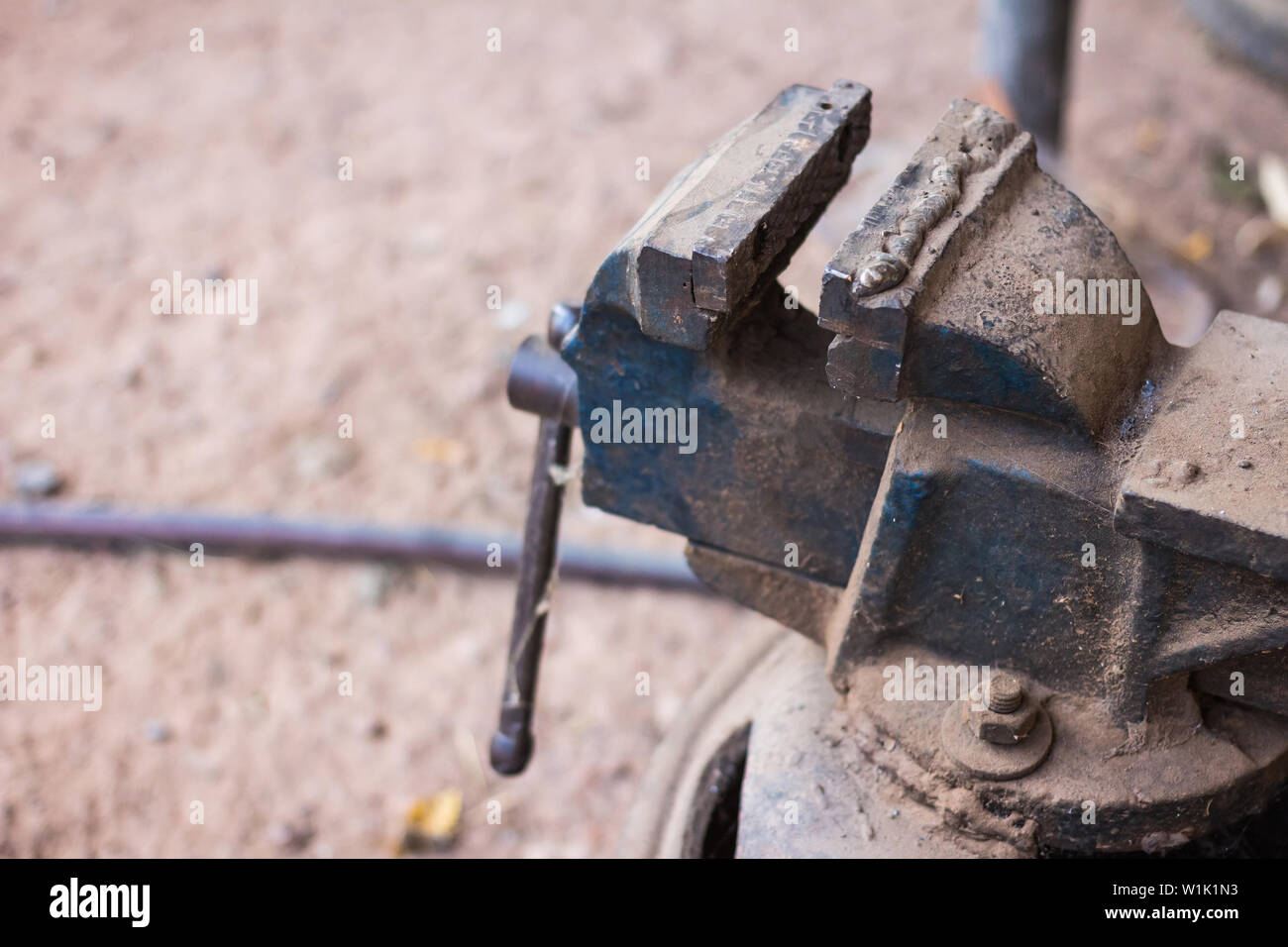 Industrial claw hi-res stock photography and images - Alamy