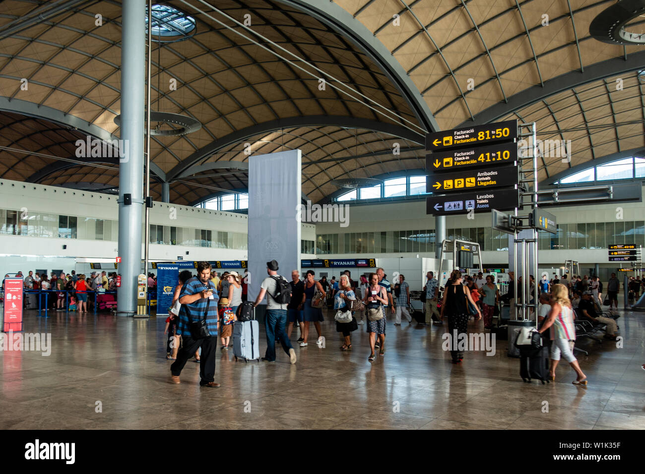 airport departure area Stock Photo - Alamy