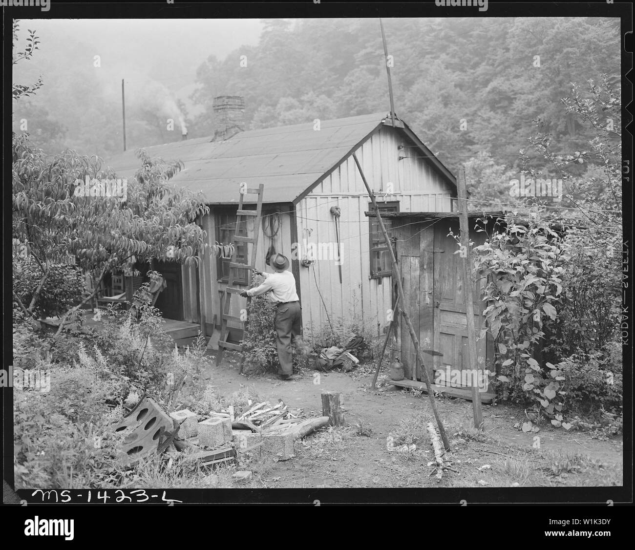 Typical house. Kingston Pocahontas Coal Company, Exeter Mine, Big Sandy ...