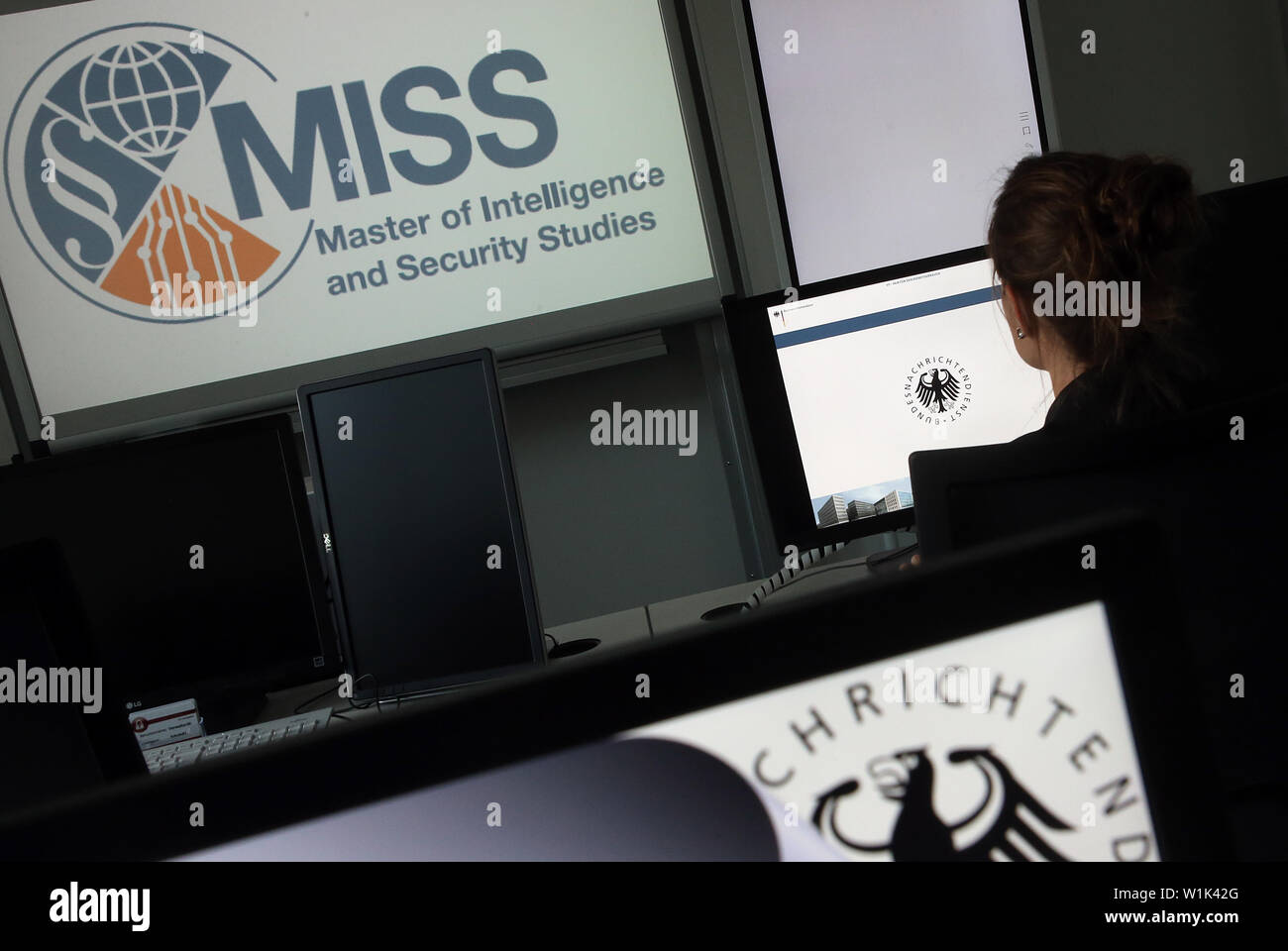 Secret service training hi-res stock photography and images - Alamy