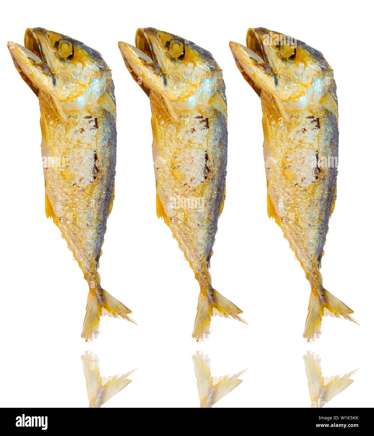 Dead fish fry hi-res stock photography and images - Alamy