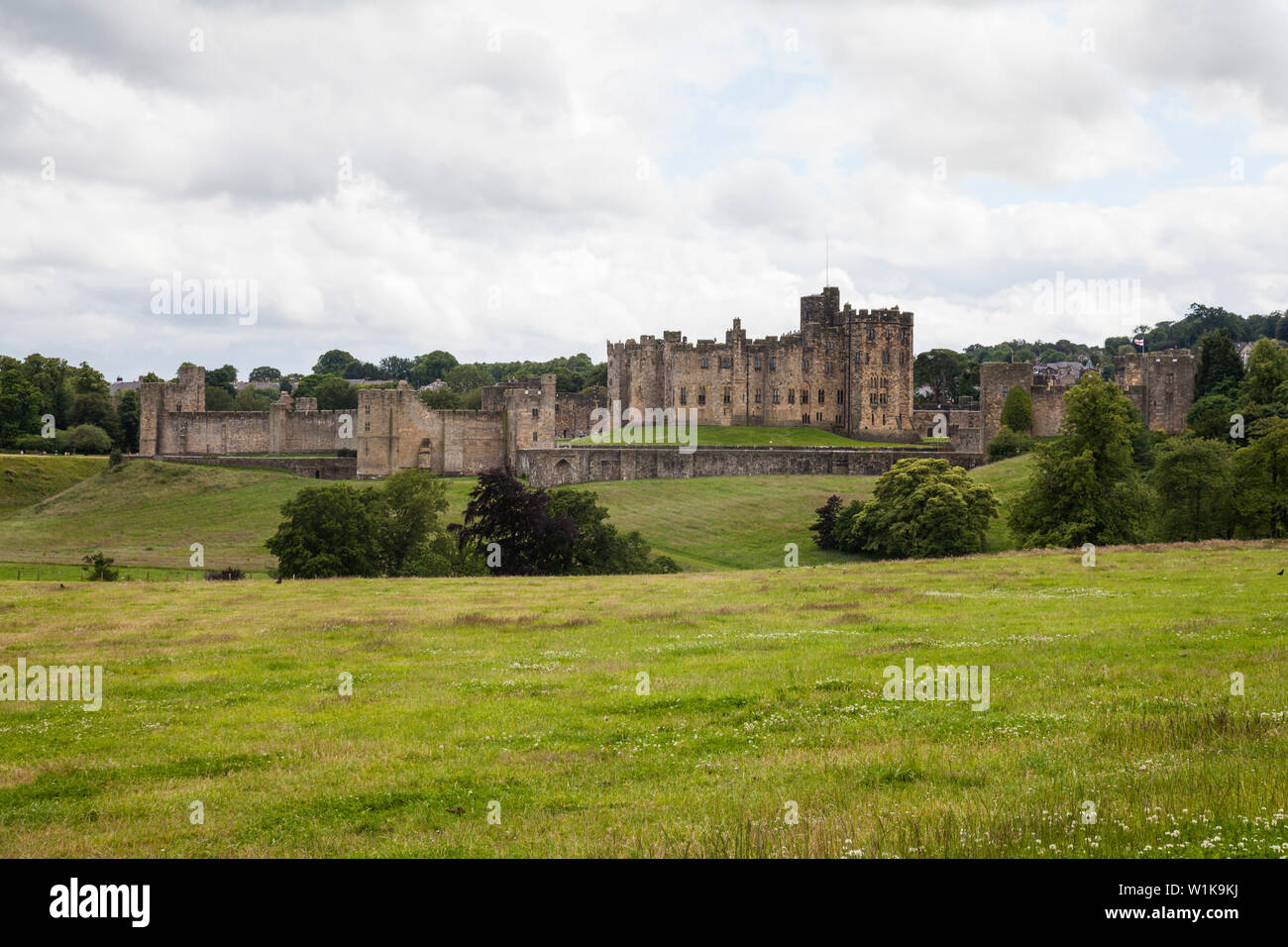 Alnwick view hi-res stock photography and images - Alamy