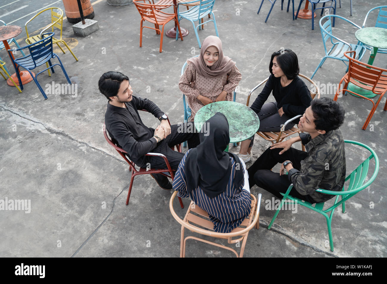 hanging out with friends Stock Photo - Alamy