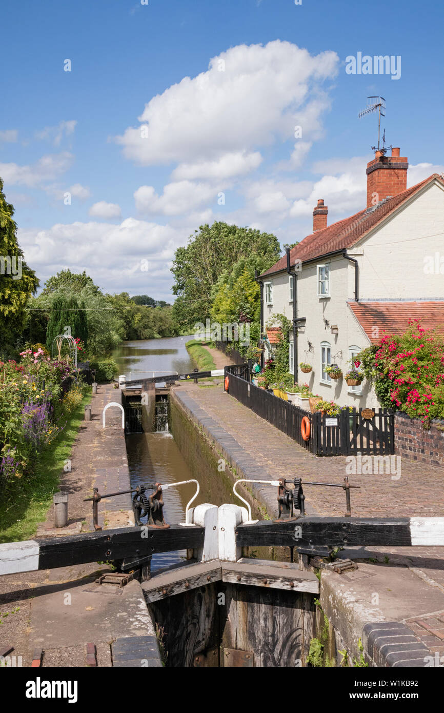 Astwood lock on the Worcester and Birmingham canal, Astwood ...