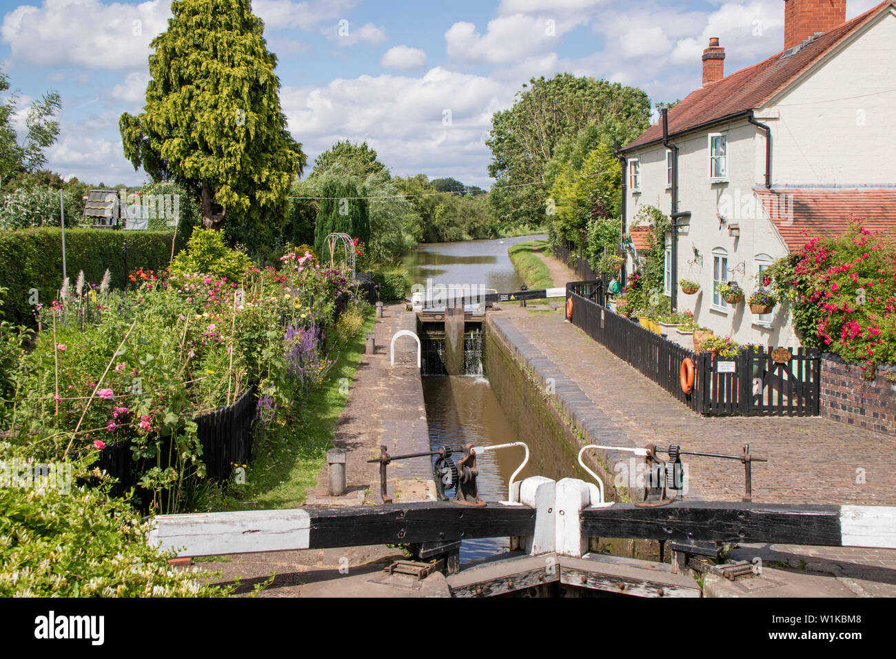 Astwood lock on the Worcester and Birmingham canal, Astwood ...