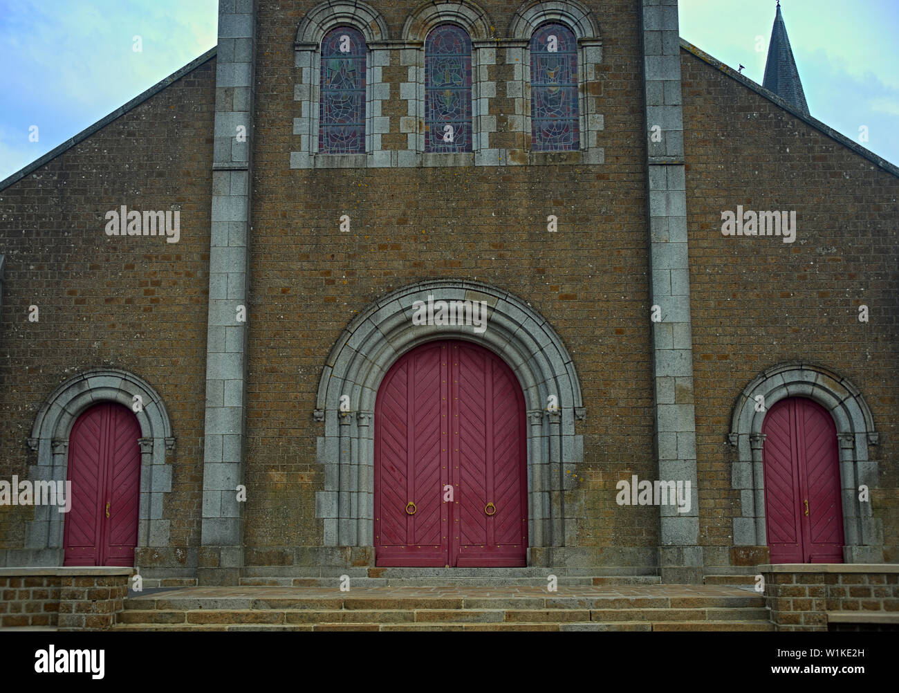 Cathedral detail main facade temple entrance hi-res stock photography ...
