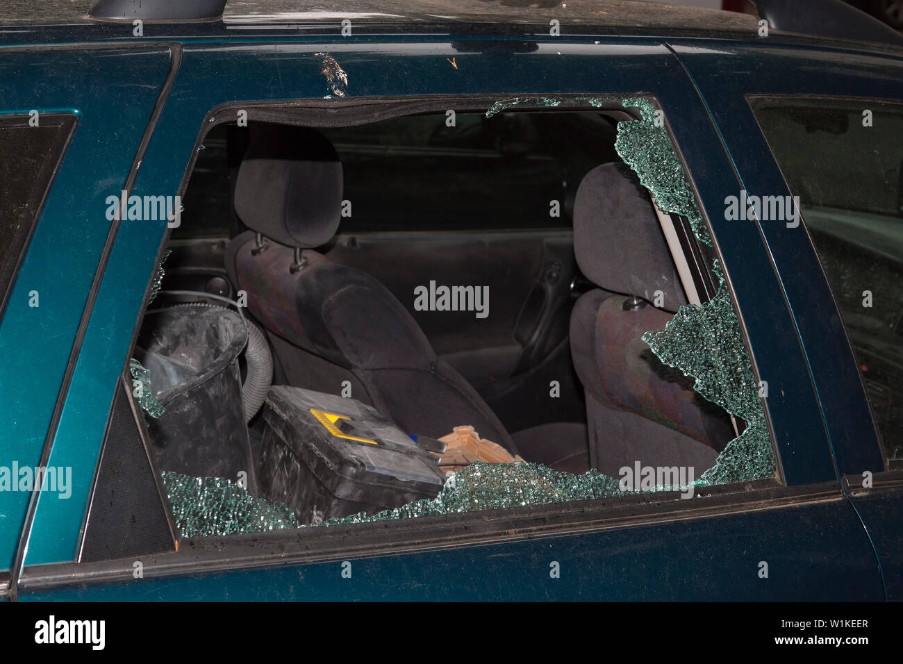 Smashed Car Window Stock Photos & Smashed Car Window Stock Images - Alamy