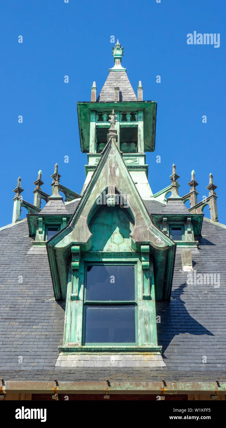 Roof window ornate hi-res stock photography and images - Alamy