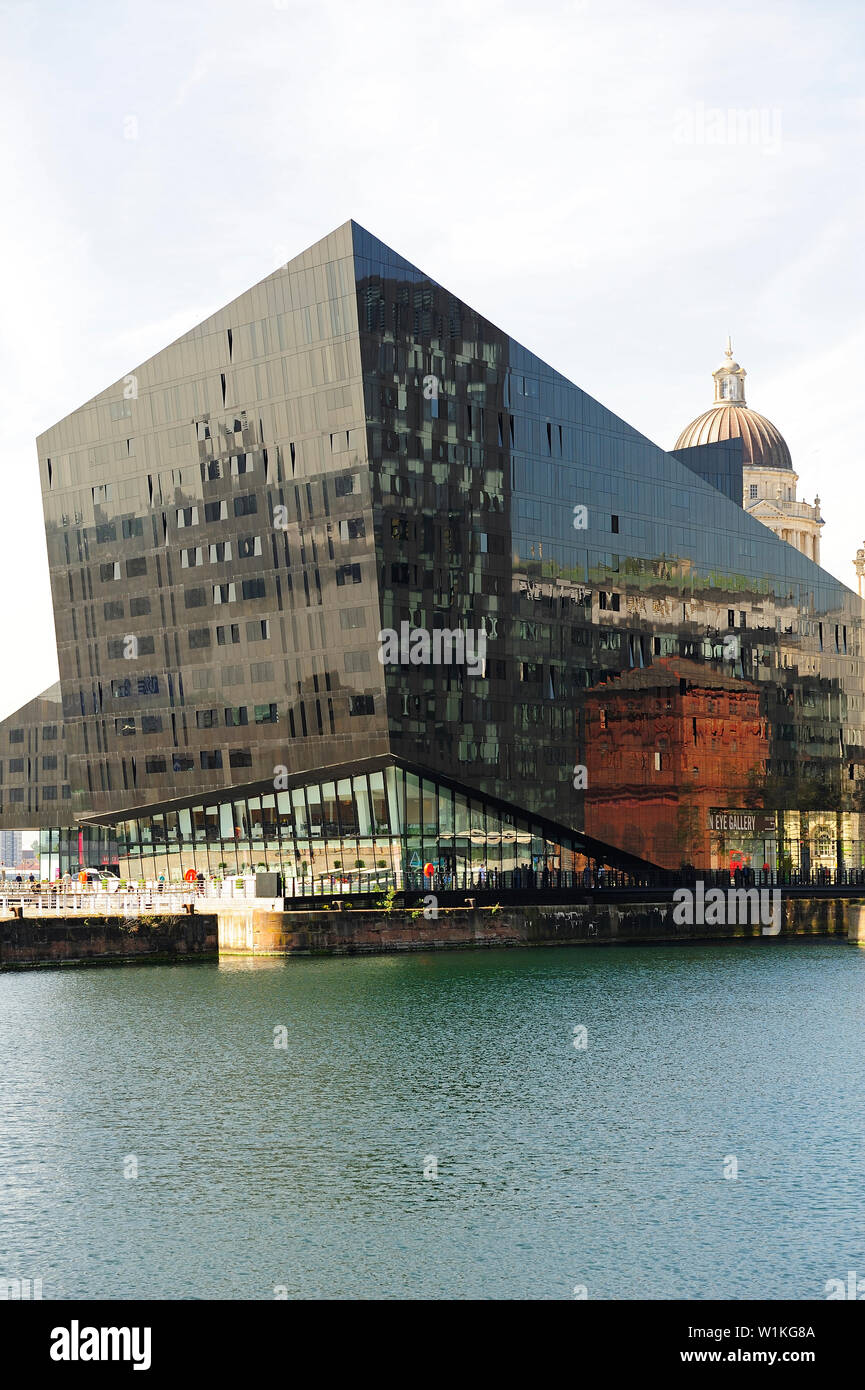 Liverpool Skyline Mann Island High Resolution Stock Photography and ...
