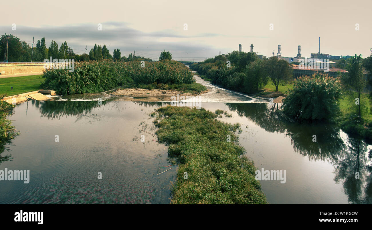 Straightened, closed in concrete and the drying up of Besos river in ...