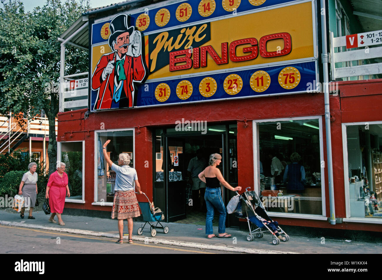 Butlins 1980s hi-res stock photography and images - Alamy