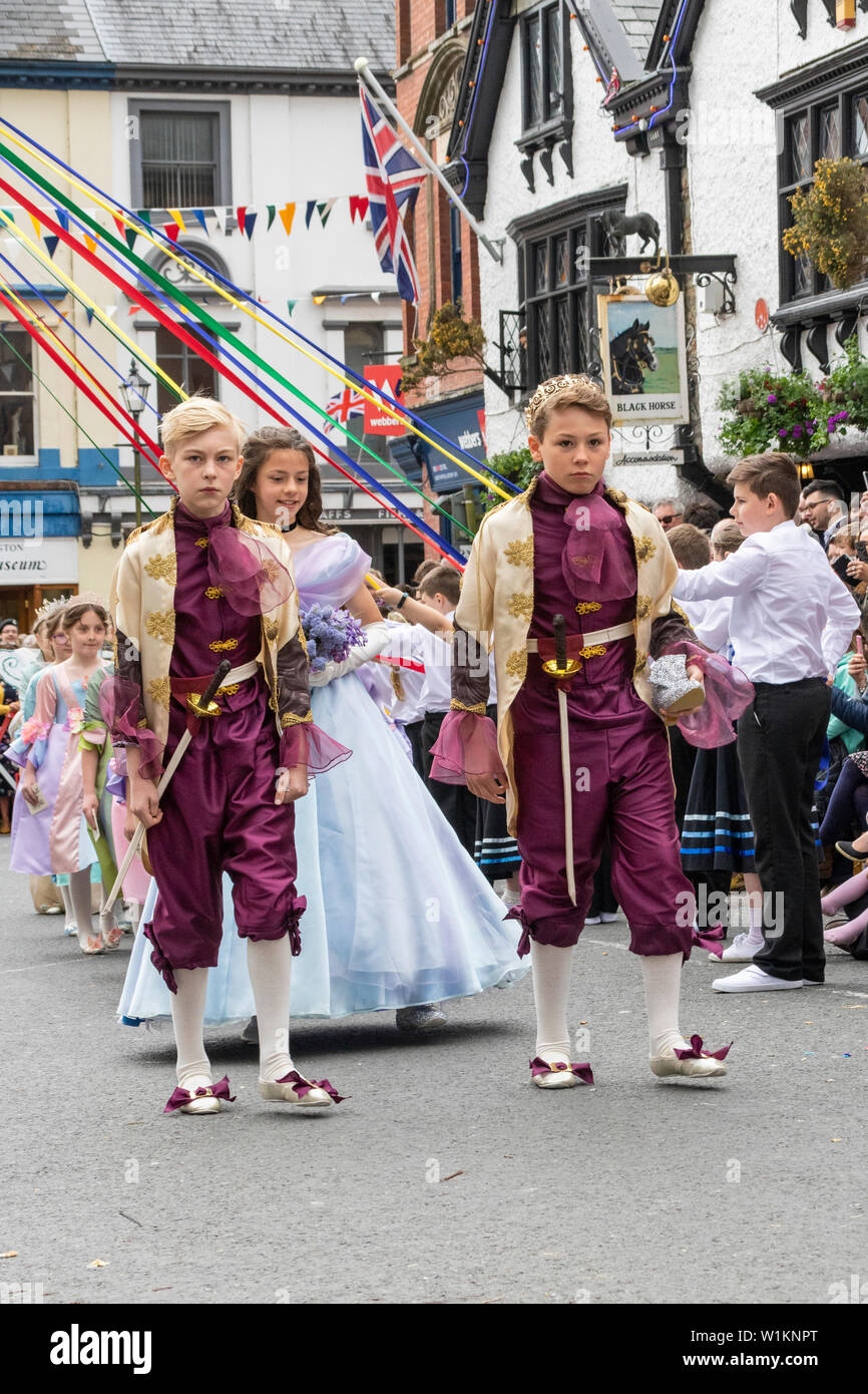 Recycled costume hi-res stock photography and images - Alamy