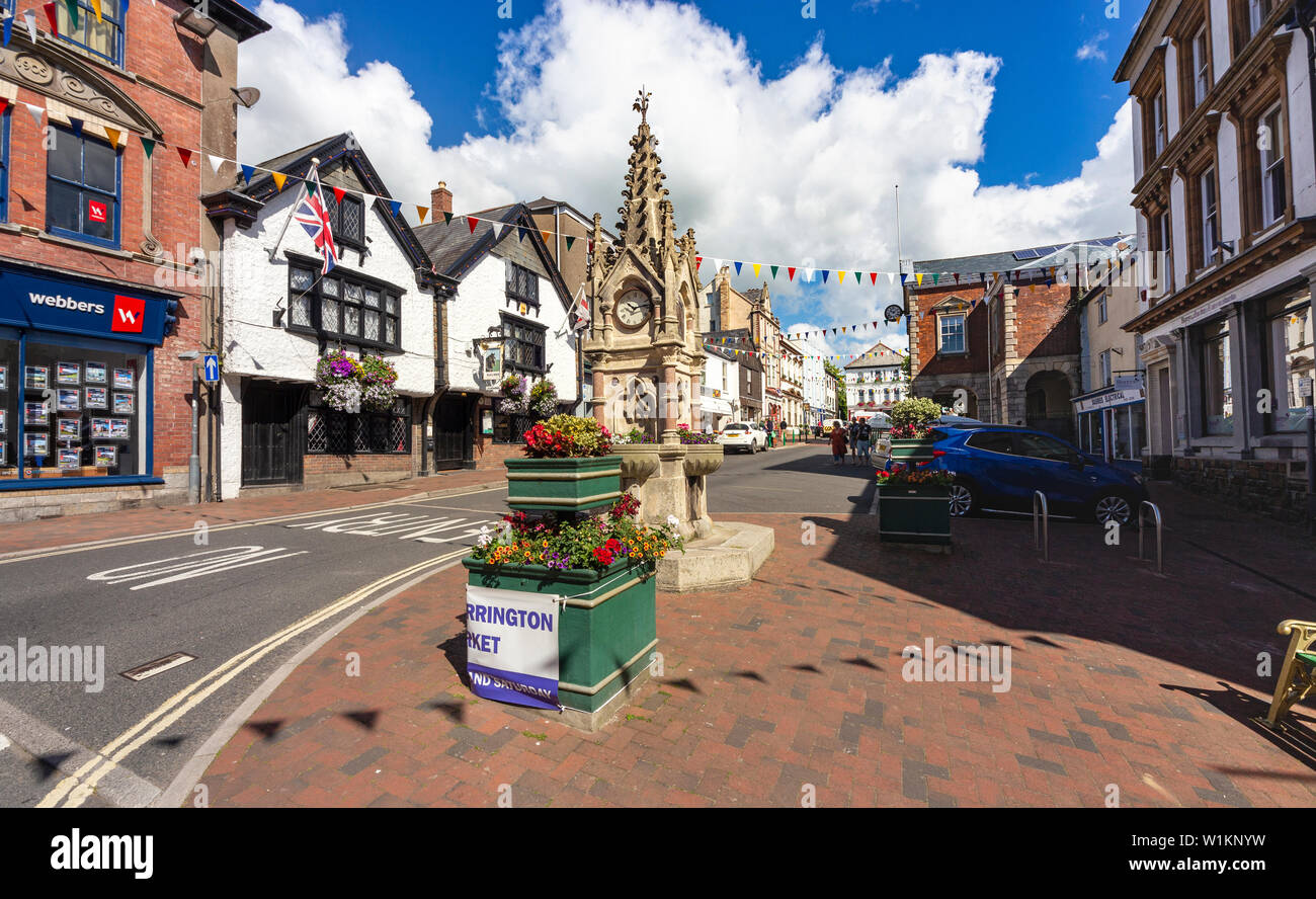 Torrington square hi-res stock photography and images - Alamy