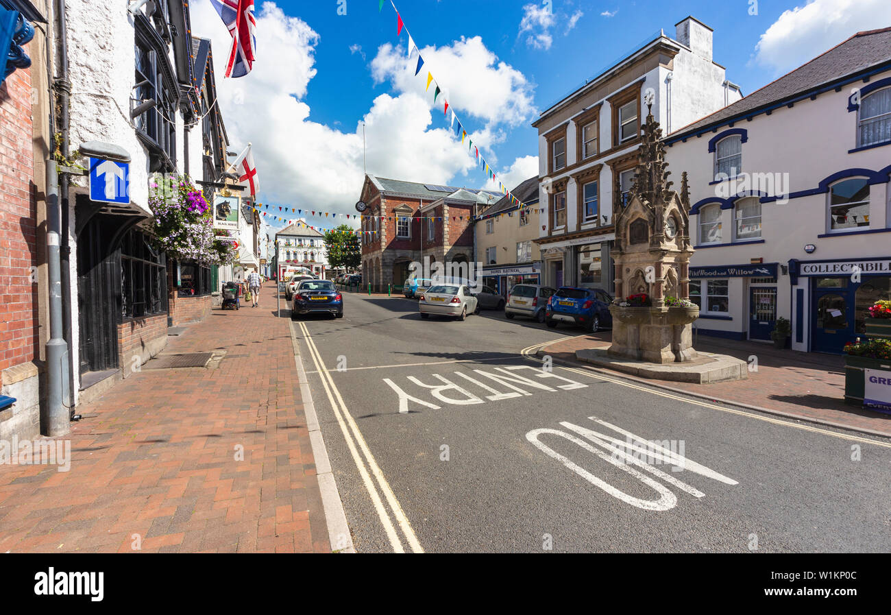 Torrington square hi-res stock photography and images - Alamy