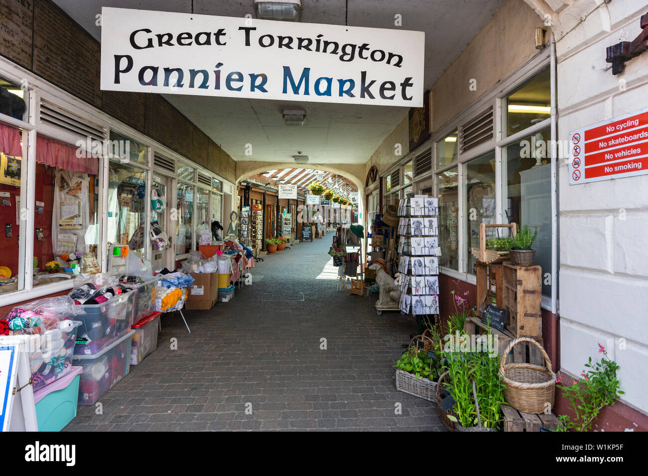 Great Torrington Pannier Market Detail: Main Entrance from the Square ...