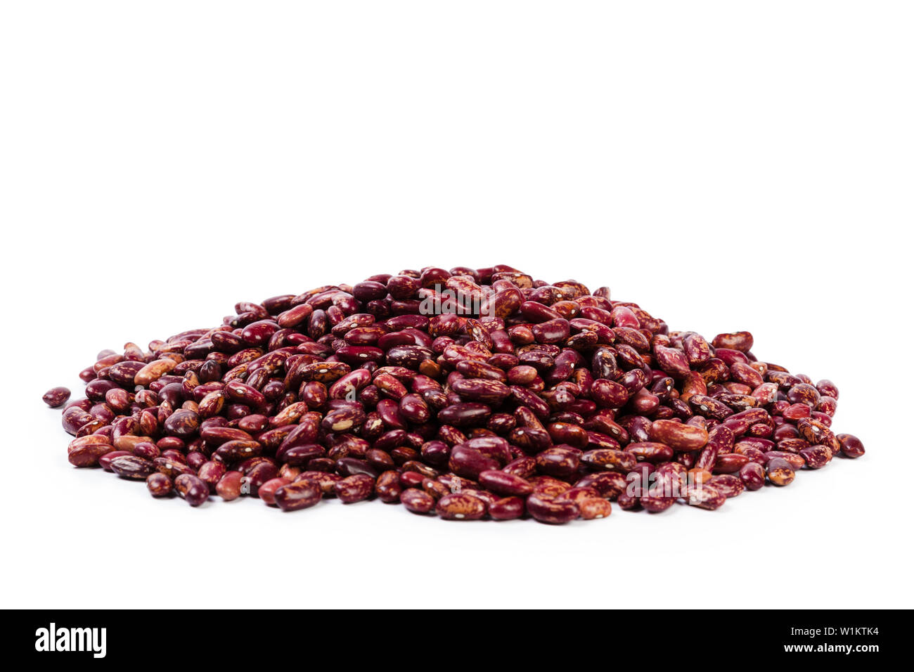 Red beans isolated on white background Stock Photo - Alamy