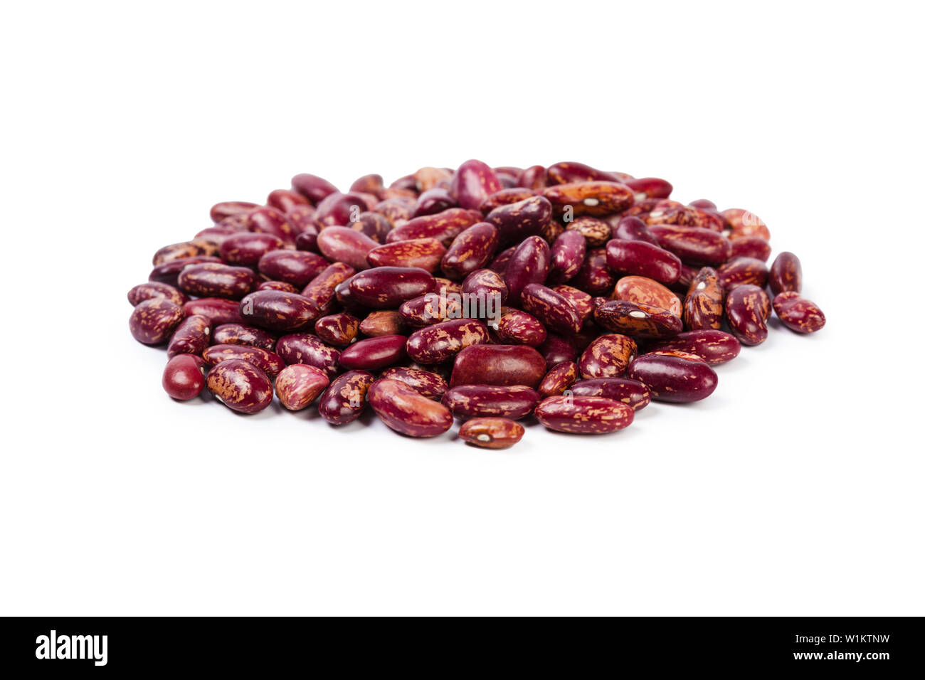 Red beans isolated on white background Stock Photo - Alamy