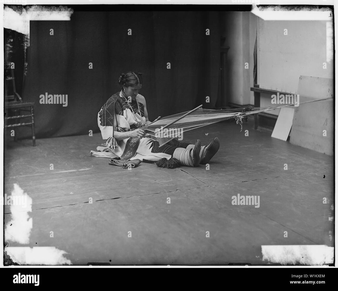 We-Wa, a Zuni berdache, weaving Stock Photo - Alamy