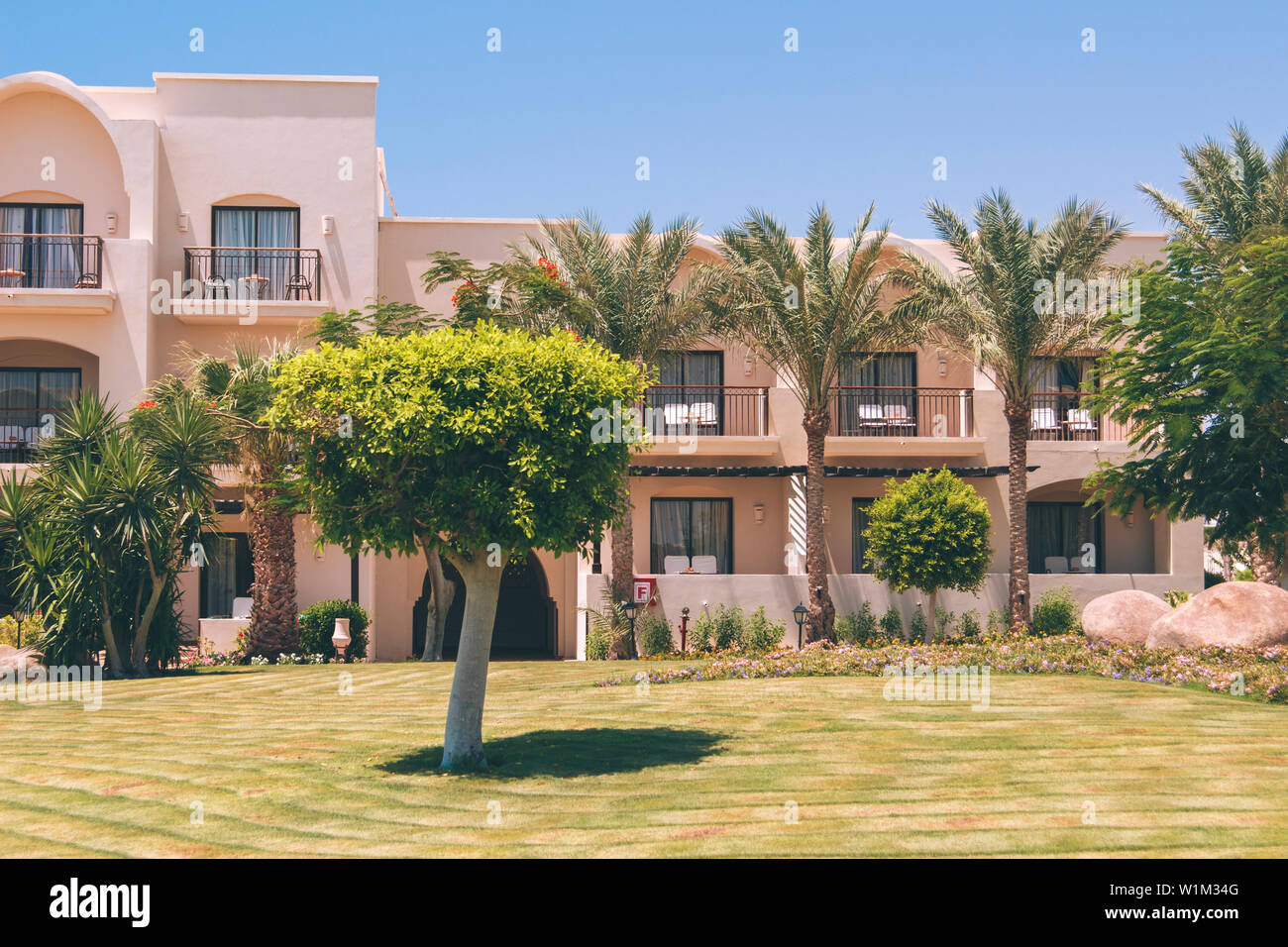 Eastern Traditional Arabian Architecture Exterior of Summer Luxury ...