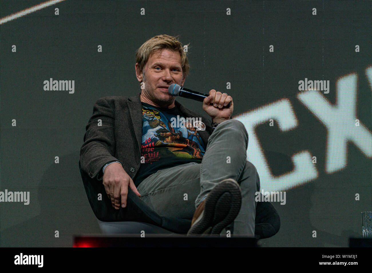 Mark pellegrino supernatural hi-res stock photography and images - Alamy
