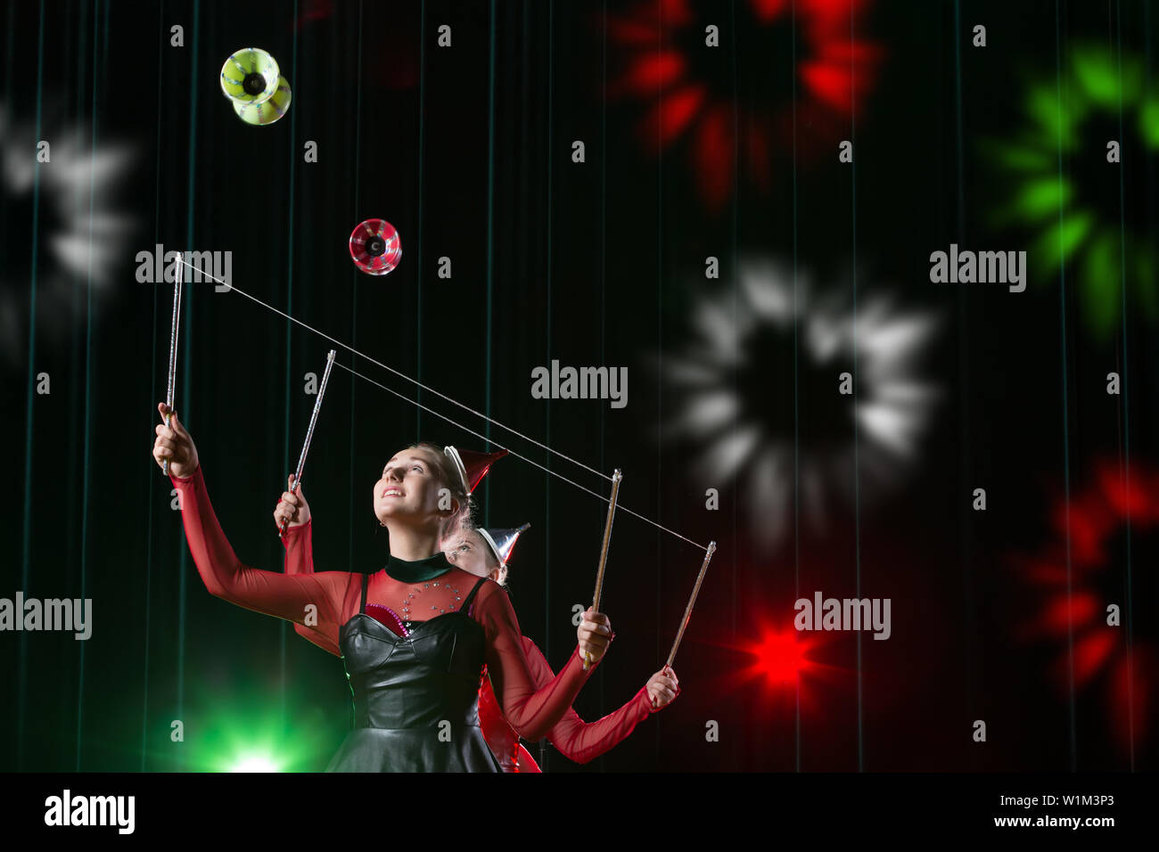 Concentration of juggler hi-res stock photography and images - Alamy