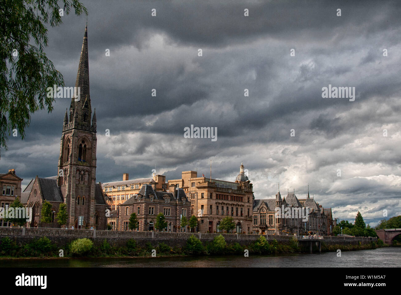 Perth scotland st matthews church hi-res stock photography and images ...