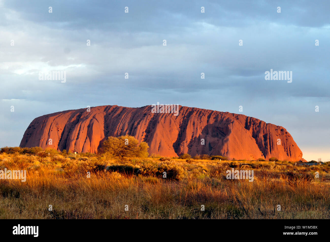 Sunset at uluru hi-res stock photography and images - Alamy