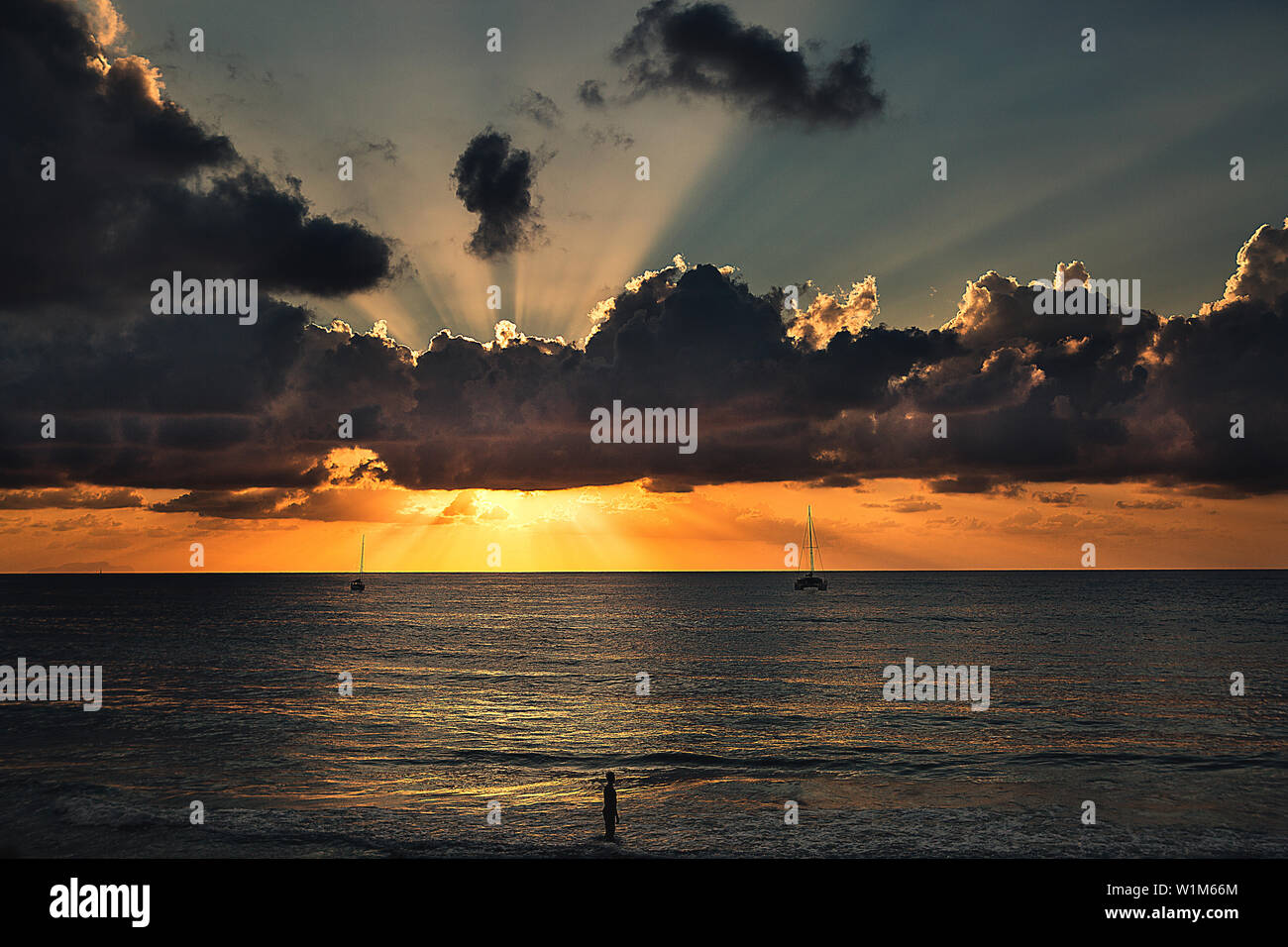 ocean dawn sunset sun water Stock Photo - Alamy