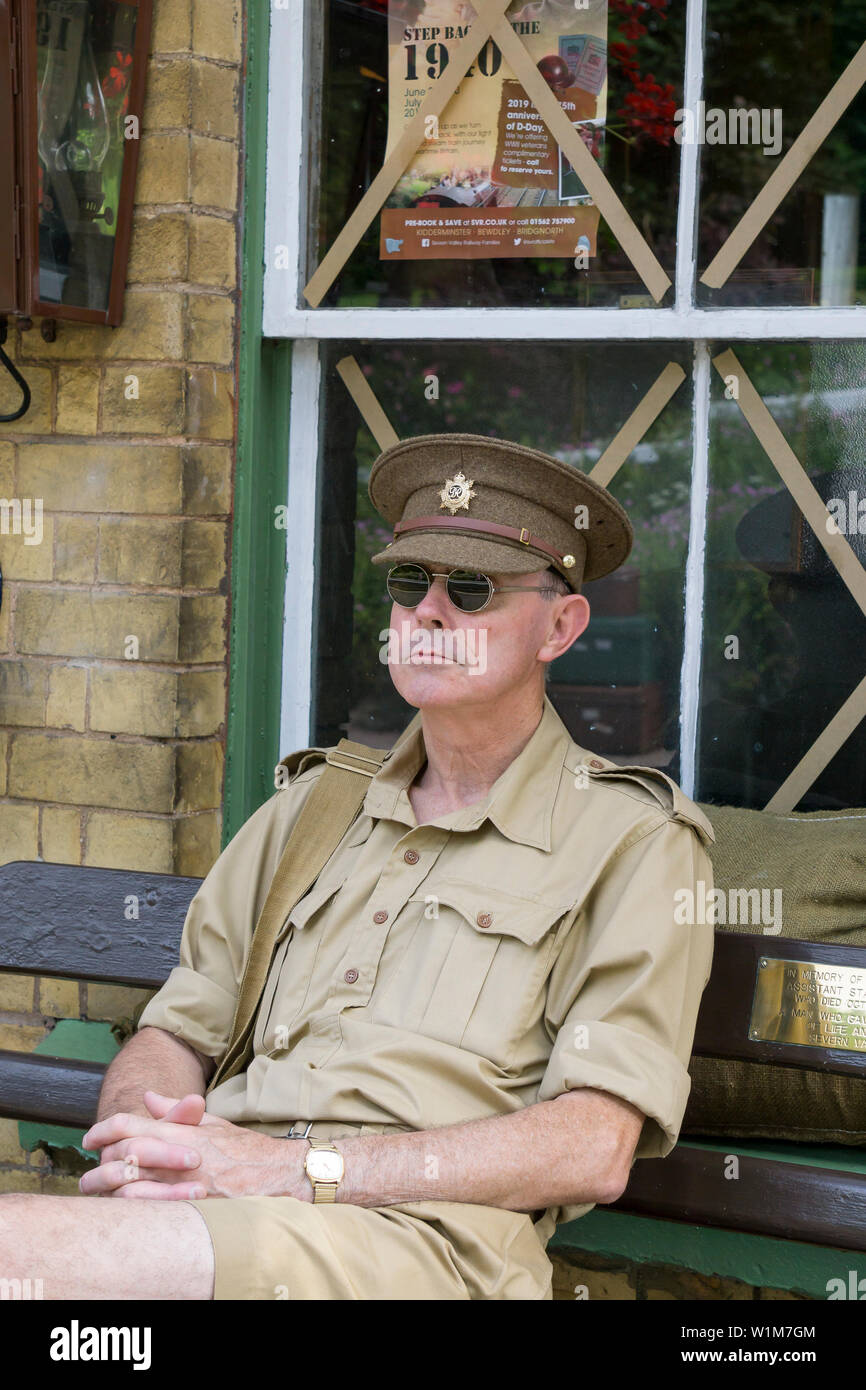 Railway uniform hi-res stock photography and images - Alamy