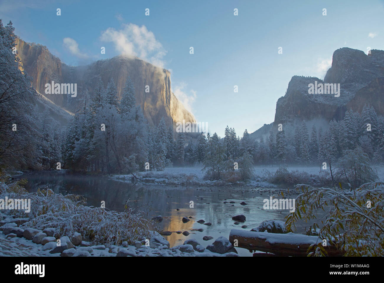 Bridalveil waterfall el capitan mountain hi-res stock photography and ...