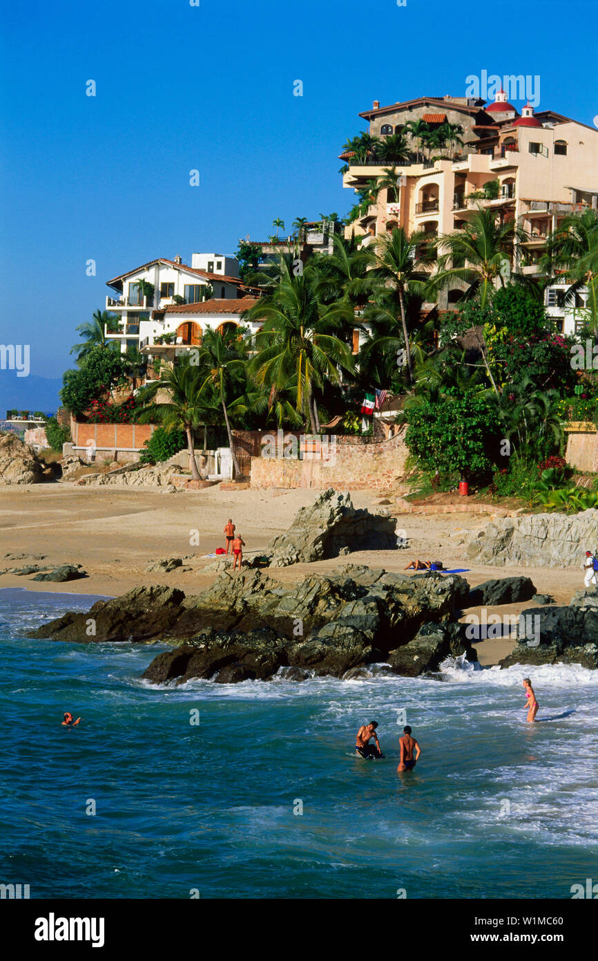 Hotel and beach, Playa Conchas Chinas, Puerto Vallarta, Mexico Stock ...