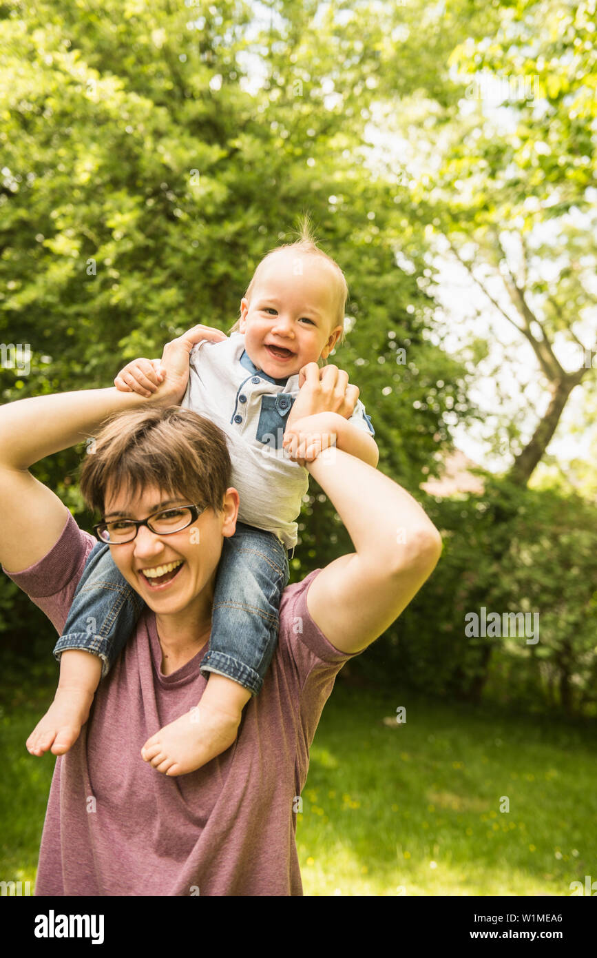 Carrying on shoulderoutdoor hi-res stock photography and images - Alamy