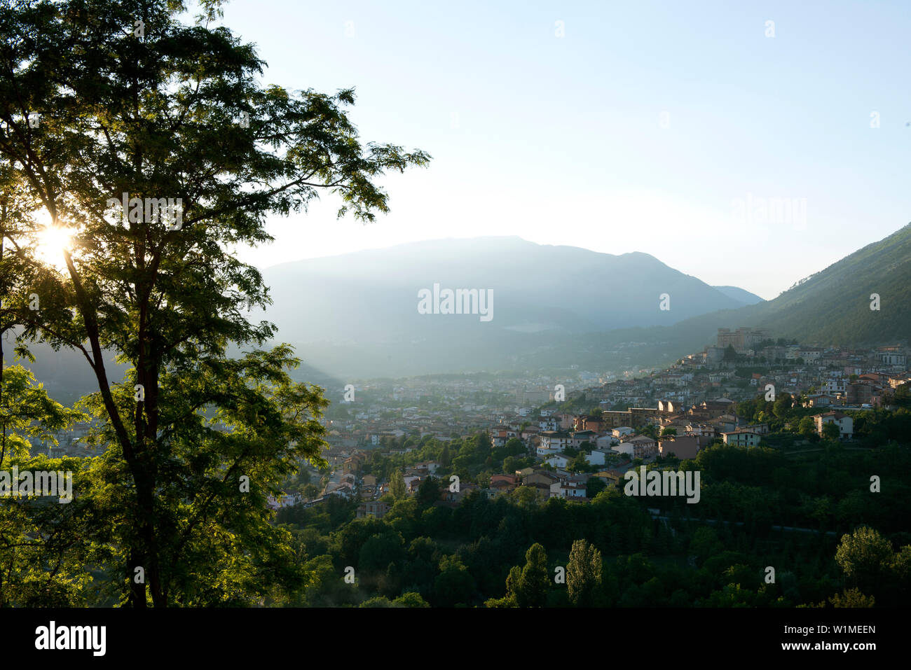 Celano abruzzo italy hi-res stock photography and images - Alamy
