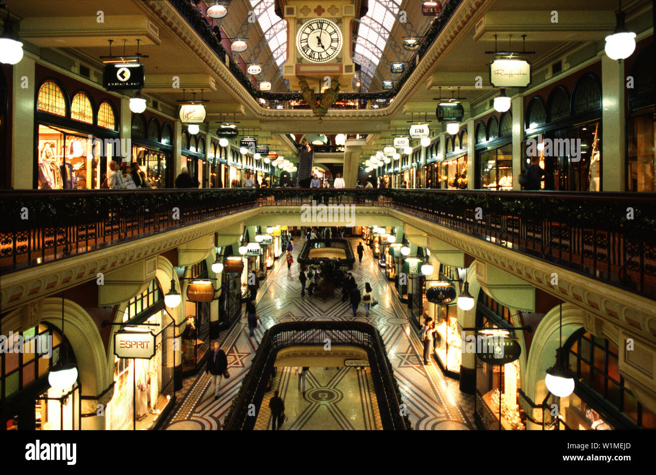 New strand shopping centre hi-res stock photography and images - Alamy