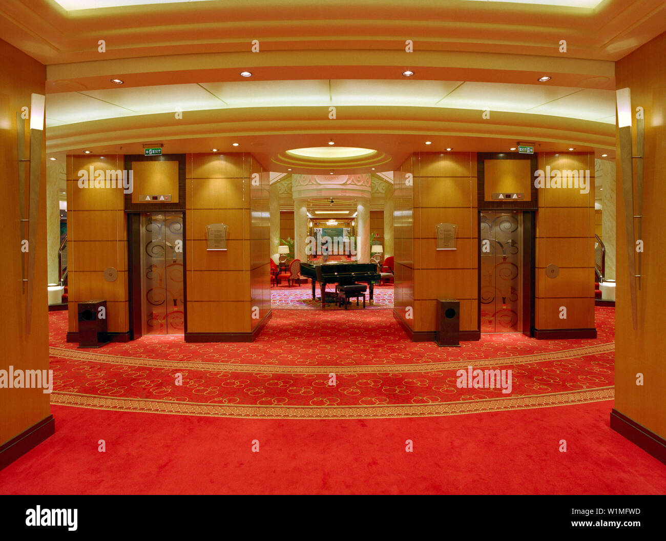 Elevator and corridors of grand lobby, Queen Mary Stock Photo - Alamy