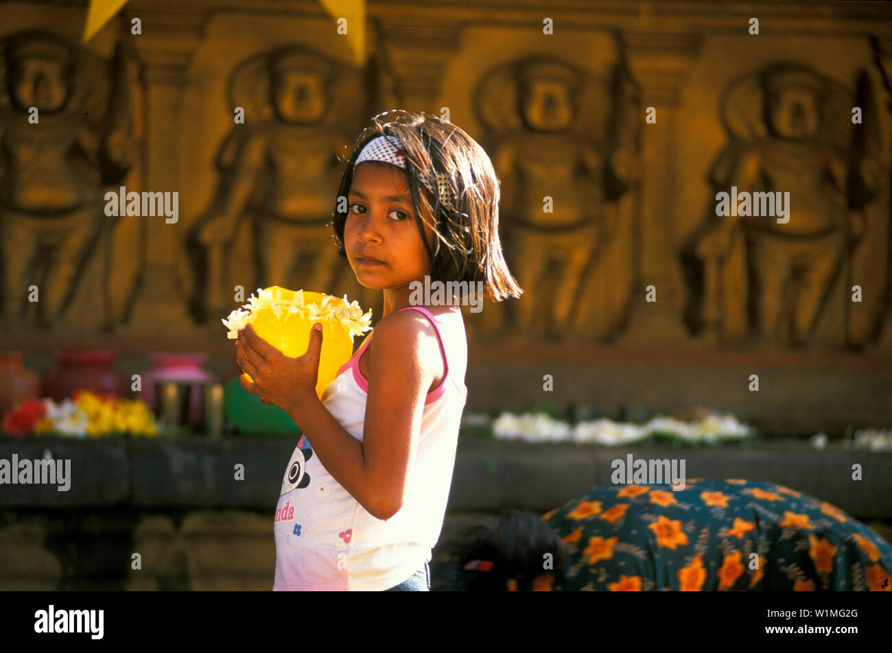 Girl, Kelaniya Raja Vihara, Colombo Sri Lanka Stock Photo - Alamy