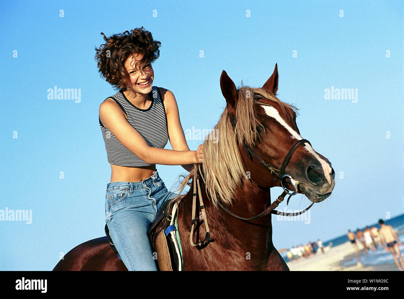 Reiterin am Strand, Reiten Stock Photo - Alamy