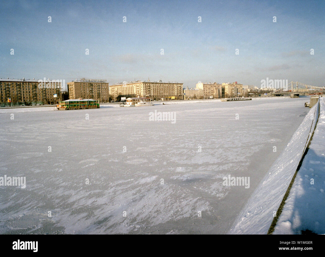 Frozen Moskva river, Moscow Russia Stock Photo - Alamy