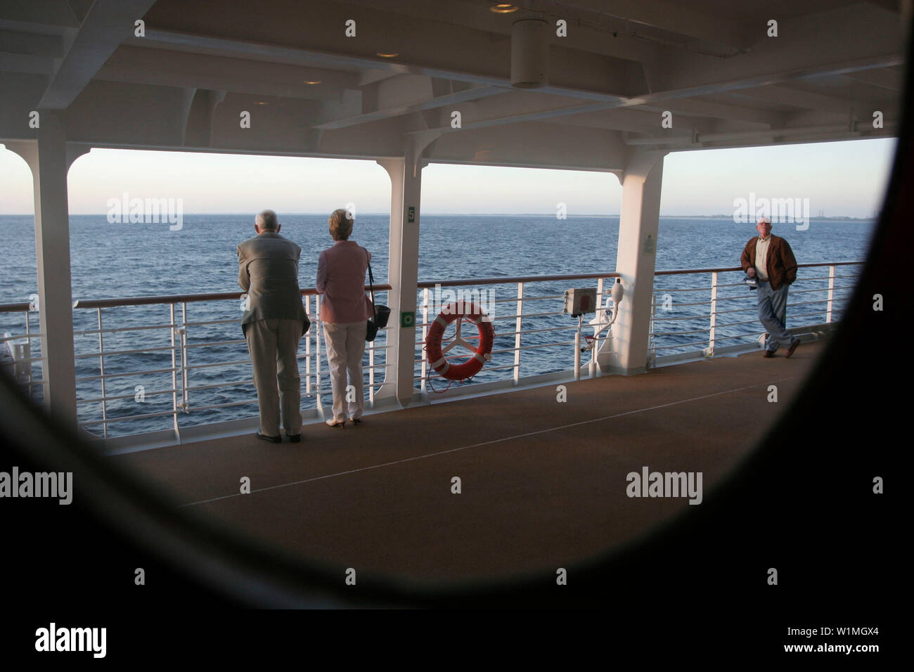 cruise ship MS Delphin Renaissance, Cruise Bremerhaven - South England ...