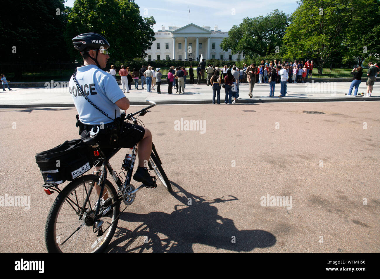 Security outside the White House, Washington DC, United States, USA ...