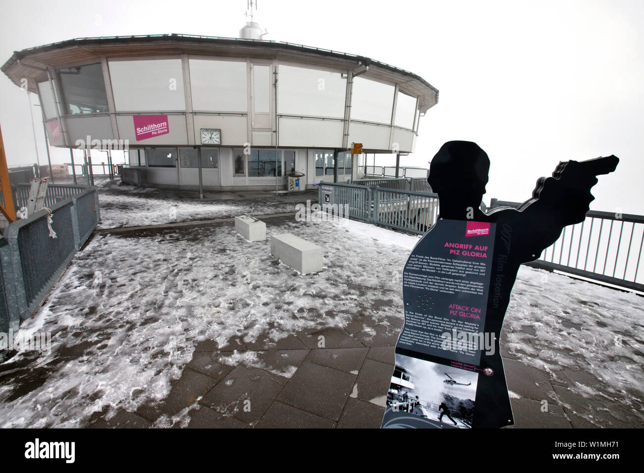 On her majestys secret service 1969 hi-res stock photography and images ...