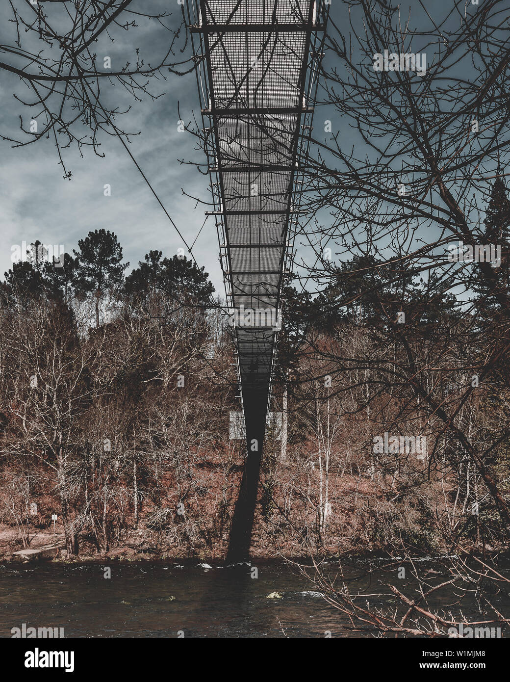 Hanging walkway hi-res stock photography and images - Alamy