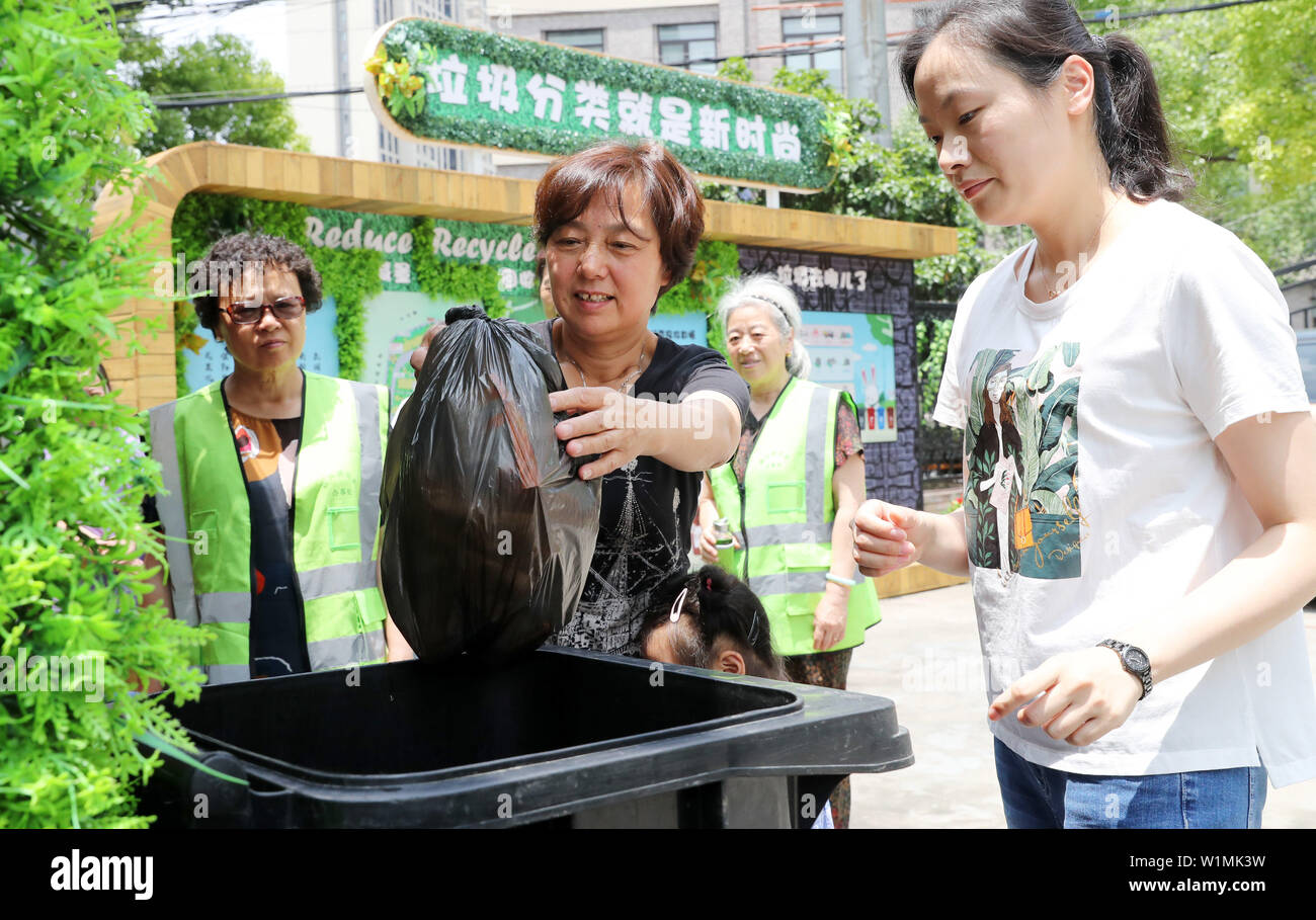 Garbage sorting shanghai hi-res stock photography and images - Alamy