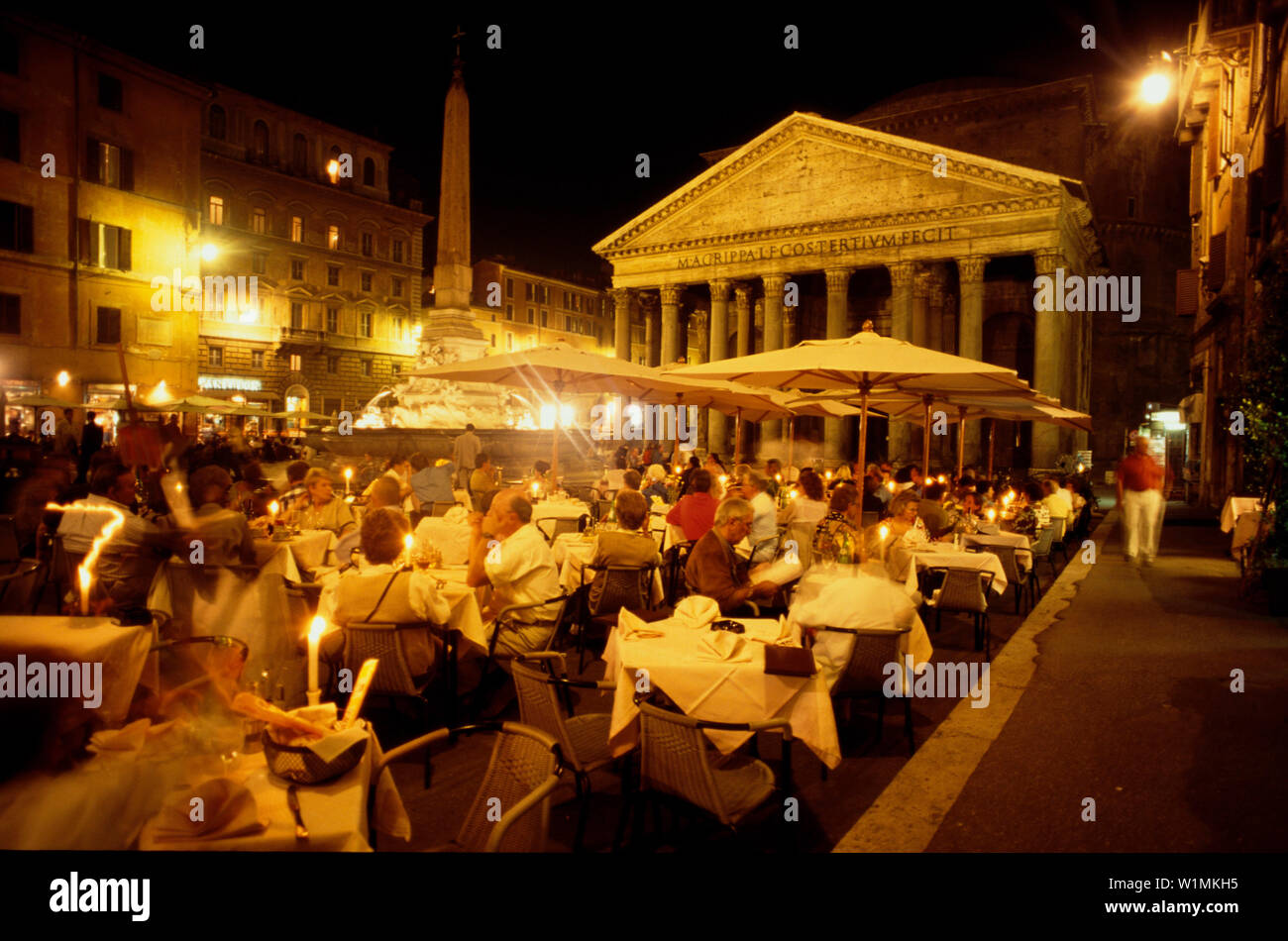 Rom italien restaurant hi-res stock photography and images - Alamy