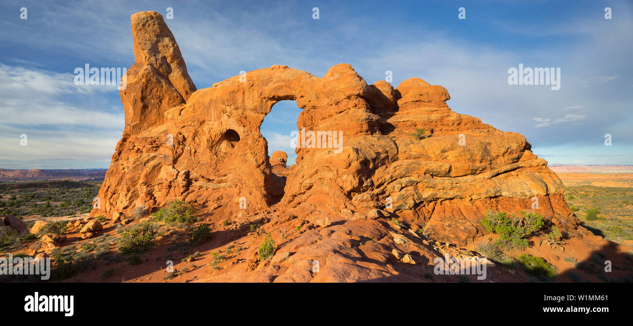 Turrent Arch, The Windows Section, Arches National Park, Utah, USA ...