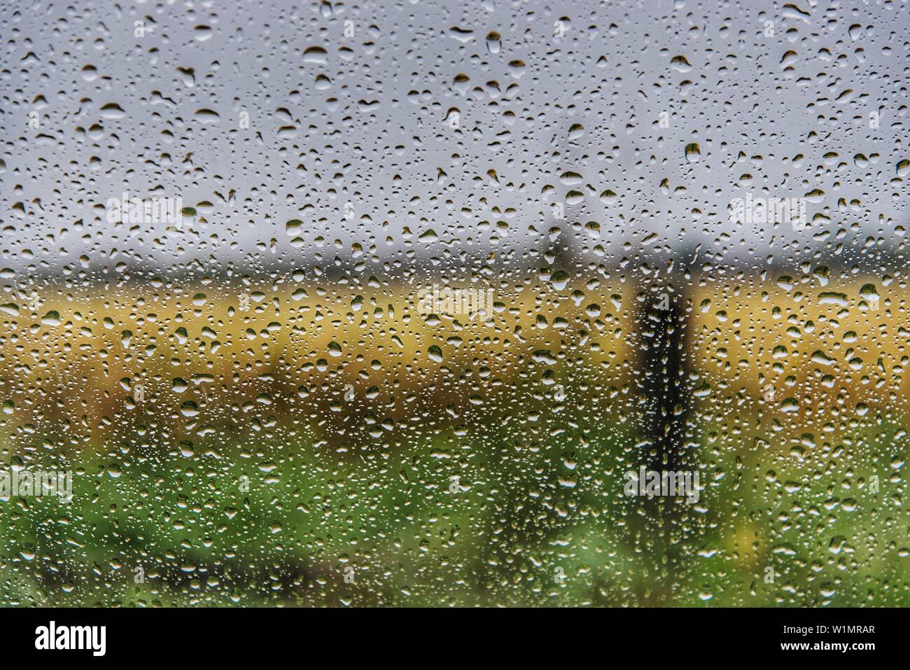 H2O cold wet cool drink Stock Photo - Alamy