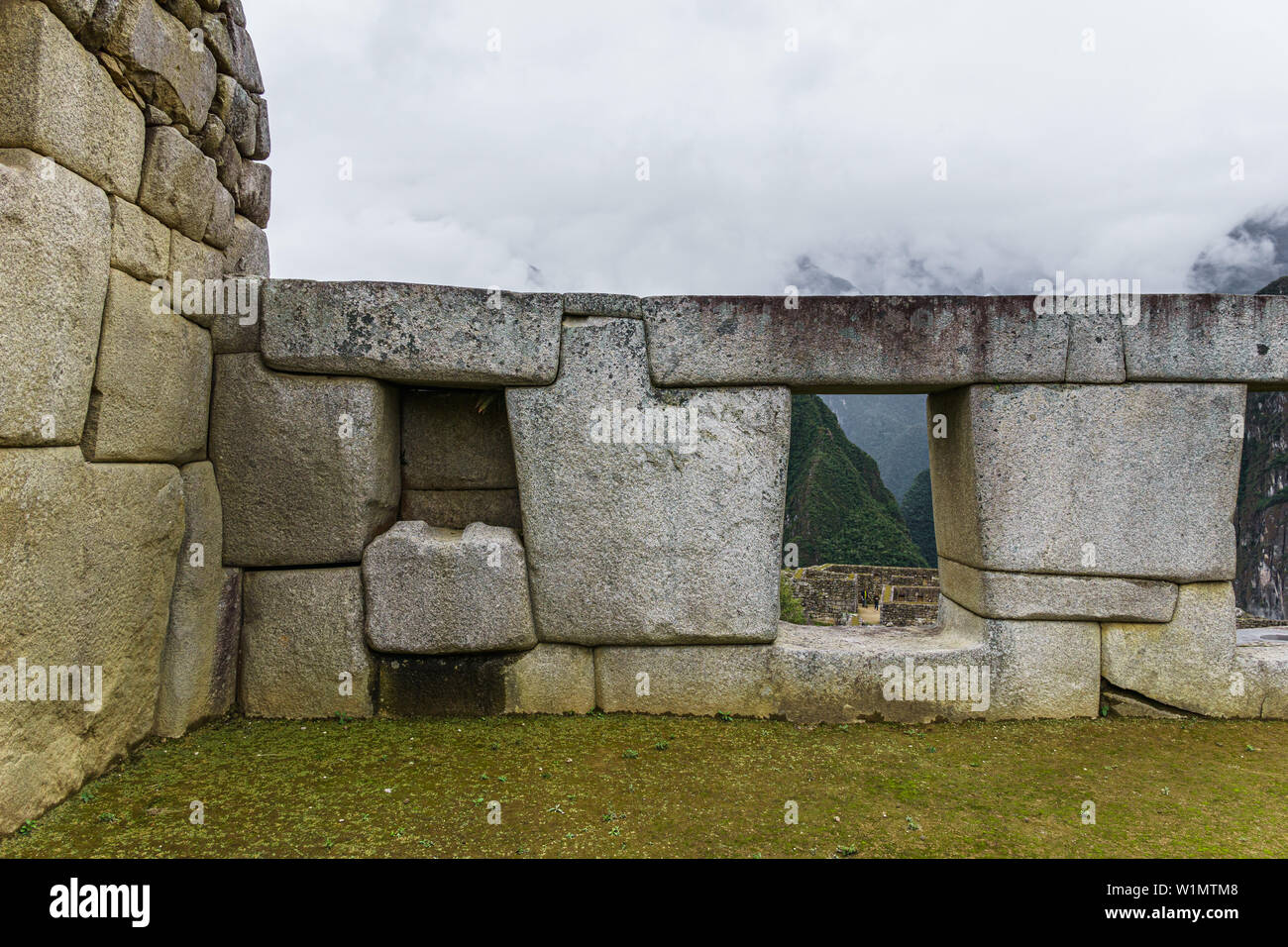 Perfect fit of ancient stones at Machu Picchu, Peru Stock Photo - Alamy